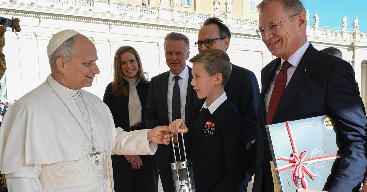 Papst Leo XIV. empfängt das „ORF-Friedenslicht aus Bethlehem“
